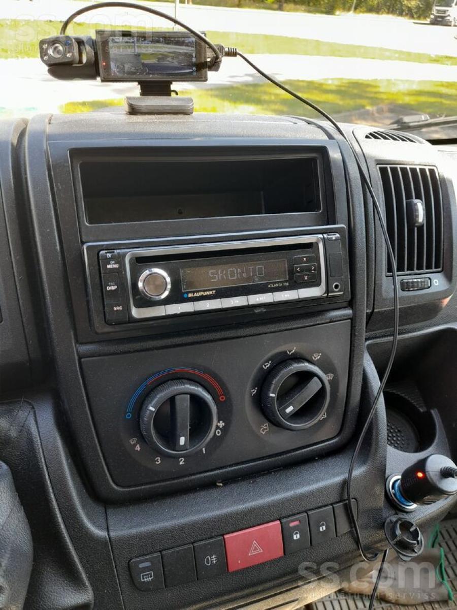 Balts Citroen Jumper 2012 Limbaži, ar dzinēja tilpumu 2.20 L un nobraukumu 236 tūkst. km par 6200 €, foto 4 vietnē AUTOMOTO.COM.LV