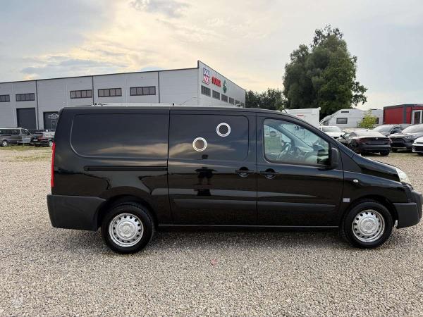 Black Citroen Jumpy 2013 in Vilnius, with an engine capacity of 2.00 L and mileage of 80 thousand km for 3000 €, photo 6 on AUTOMOTO.COM.LV