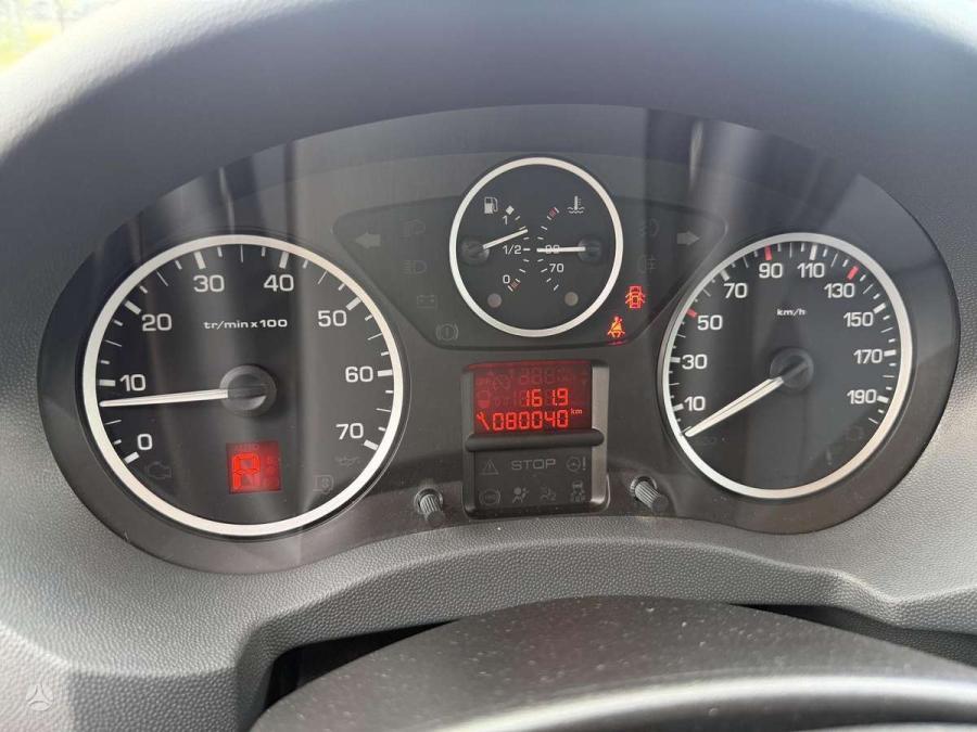 Black Citroen Jumpy 2013 in Vilnius, with an engine capacity of 2.00 L and mileage of 80 thousand km for 3000 €, photo 17 on AUTOMOTO.COM.LV