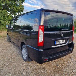 Black Citroen Jumpy 2015 in Vilnius, with an engine capacity of 2.00 L and mileage of 355 thousand km for 6900 €, photo 6 on AUTOMOTO.COM.LV
