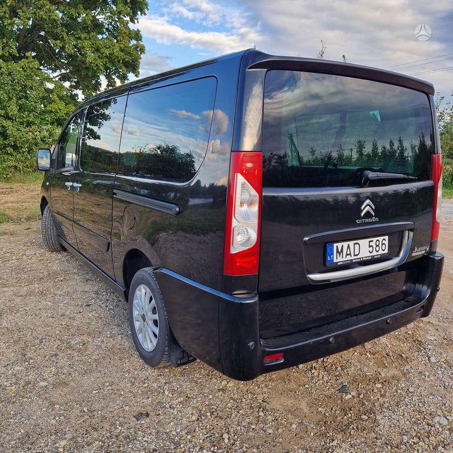 Black Citroen Jumpy 2015 in Vilnius, with an engine capacity of 2.00 L and mileage of 355 thousand km for 6900 €, photo 6 on AUTOMOTO.COM.LV