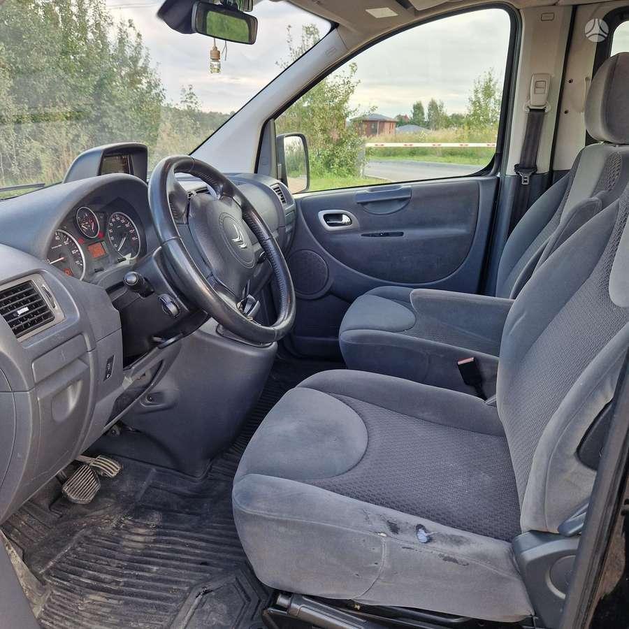 Black Citroen Jumpy 2015 in Vilnius, with an engine capacity of 2.00 L and mileage of 355 thousand km for 6900 €, photo 8 on AUTOMOTO.COM.LV