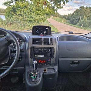 Black Citroen Jumpy 2015 in Vilnius, with an engine capacity of 2.00 L and mileage of 355 thousand km for 6900 €, photo 9 on AUTOMOTO.COM.LV