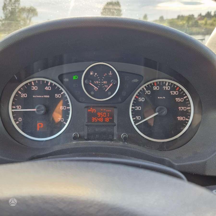 Black Citroen Jumpy 2015 in Vilnius, with an engine capacity of 2.00 L and mileage of 355 thousand km for 6900 €, photo 10 on AUTOMOTO.COM.LV