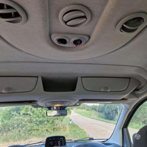 Black Citroen Jumpy 2015 in Vilnius, with an engine capacity of 2.00 L and mileage of 355 thousand km for 6900 €, photo 11 on AUTOMOTO.COM.LV
