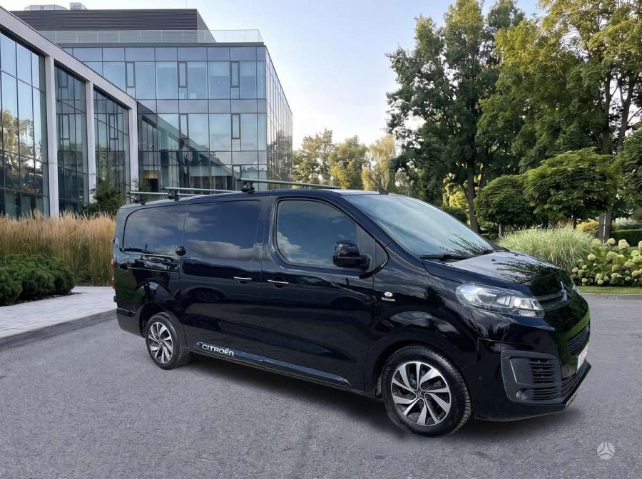 Melns Citroen Jumpy 2017 Panevēža, ar dzinēja tilpumu 2.00 L un nobraukumu 240 tūkst. km par 12799 €, foto 1 vietnē AUTOMOTO.COM.LV