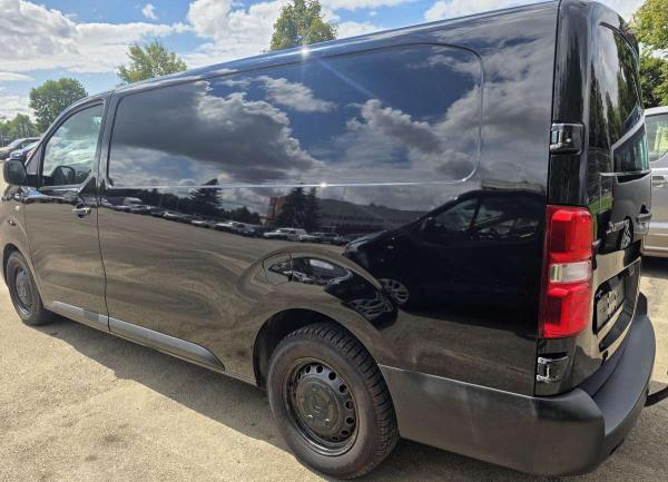 Black Citroen Jumpy 2017 in Marijampole, with an engine capacity of 2.00 L and mileage of 160 thousand km for 9350 €, photo 5 on AUTOMOTO.COM.LV