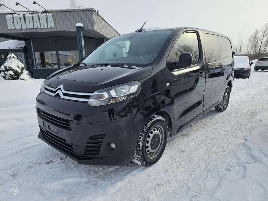 Black Citroen Jumpy 2018 in Pakruojis, with an engine capacity of 2.00 L and mileage of 264 thousand km for 6100 €, photo 1 on AUTOMOTO.COM.LV