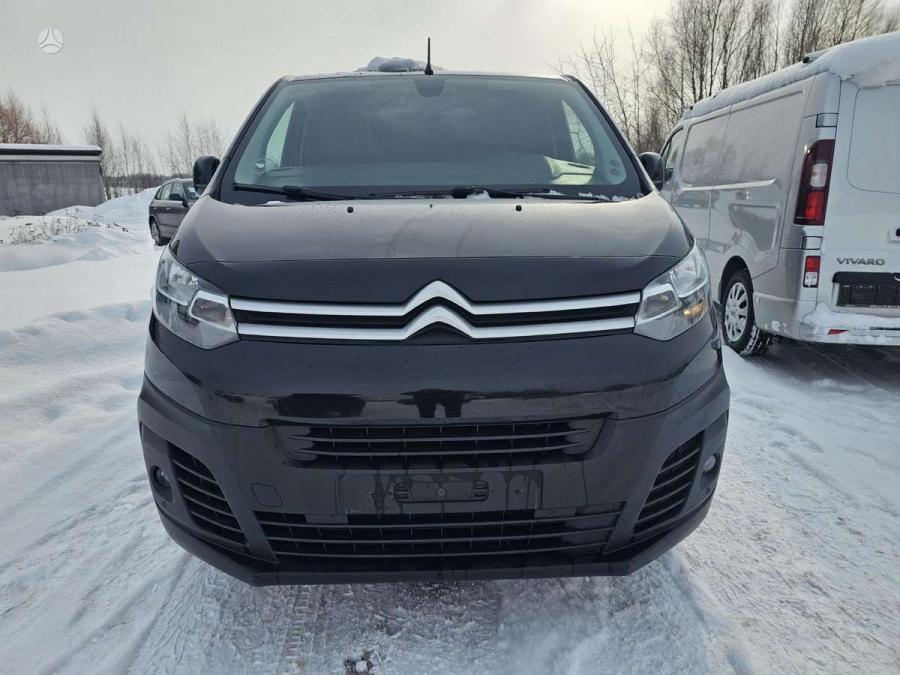 Black Citroen Jumpy 2018 in Pakruojis, with an engine capacity of 2.00 L and mileage of 264 thousand km for 6100 €, photo 3 on AUTOMOTO.COM.LV