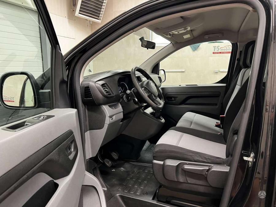 Black Citroen Jumpy 2019 in Marijampole, with an engine capacity of 1.50 L and mileage of 224 thousand km for 15125 €, photo 8 on AUTOMOTO.COM.LV
