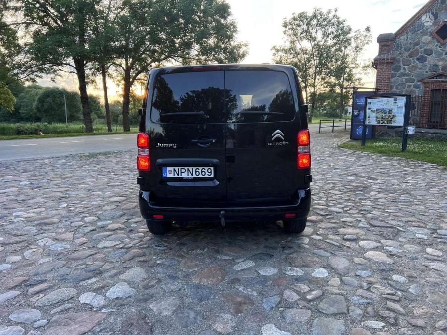 Black Citroen Jumpy 2021 in Rokiskis, with an engine capacity of 2.00 L and mileage of 167 thousand km for 10300 €, photo 7 on AUTOMOTO.COM.LV