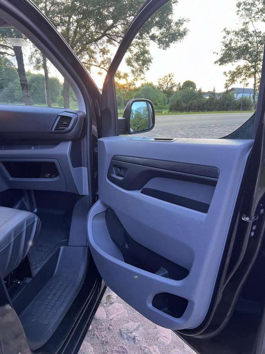 Black Citroen Jumpy 2021 in Rokiskis, with an engine capacity of 2.00 L and mileage of 167 thousand km for 10300 €, photo 14 on AUTOMOTO.COM.LV