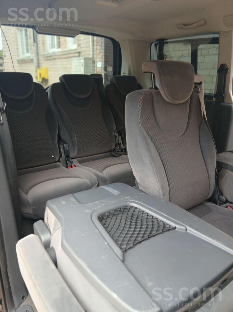 Black Citroen Jumpy 2010 in Kraslava, with an engine capacity of 2.00 L and mileage of 255 thousand km for 3300 €, photo 8 on AUTOMOTO.COM.LV