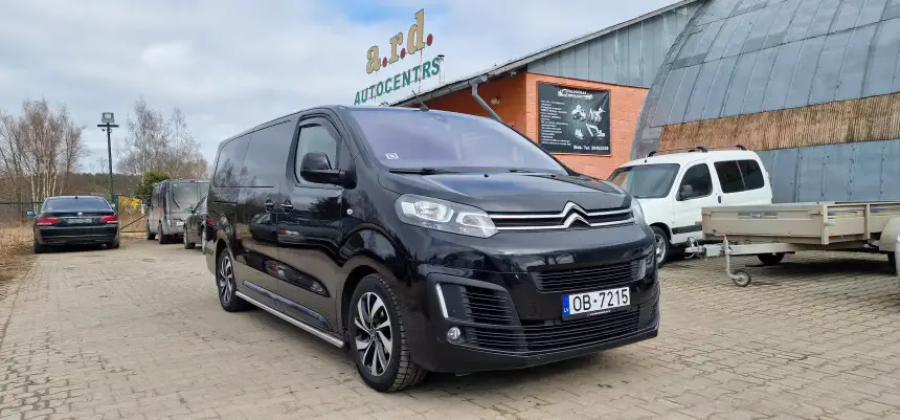 Black Citroen Jumpy 2017 in Valmiera, with an engine capacity of 2.00 L and mileage of 175 thousand km for 19000 €, photo 1 on AUTOMOTO.COM.LV