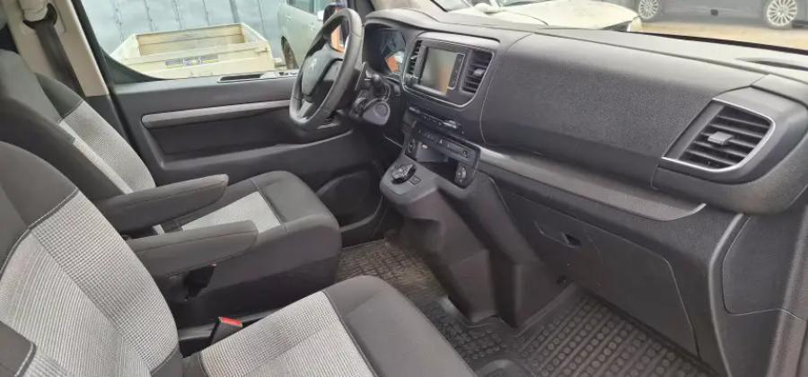 Black Citroen Jumpy 2017 in Valmiera, with an engine capacity of 2.00 L and mileage of 175 thousand km for 19000 €, photo 10 on AUTOMOTO.COM.LV