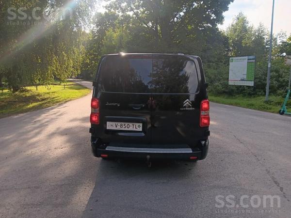Black Citroen Jumpy 2018 in Ogre, with an engine capacity of 2.00 L and mileage of 192 thousand km for 12500 €, photo 4 on AUTOMOTO.COM.LV