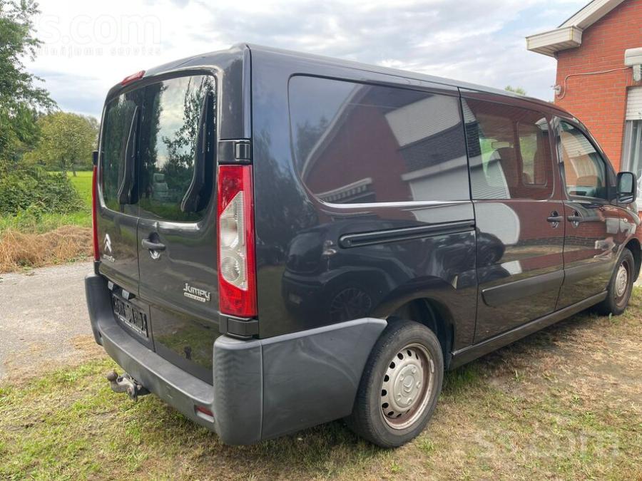 Black Citroen Jumpy 2016 in Riga, with an engine capacity of 2.00 L and mileage of 239 thousand km for 8000 €, photo 3 on AUTOMOTO.COM.LV