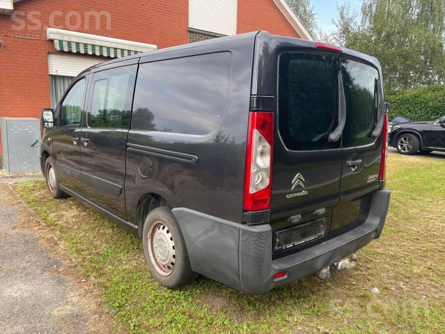 Black Citroen Jumpy 2016 in Riga, with an engine capacity of 2.00 L and mileage of 239 thousand km for 8000 €, photo 5 on AUTOMOTO.COM.LV