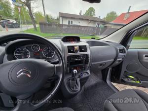 Black Citroen Jumpy 2015 in Maardu, with an engine capacity of 2.00 L and mileage of 241 thousand km for 8000 €, photo 11 on AUTOMOTO.COM.LV