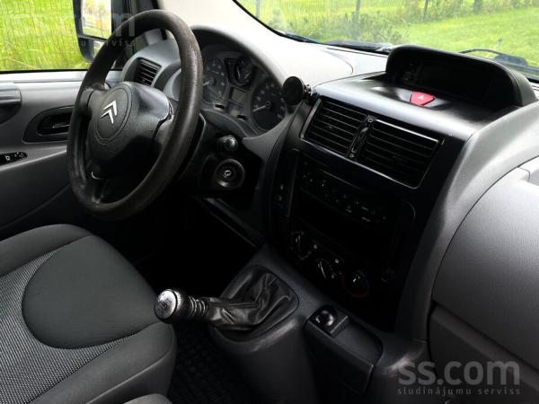 Zils Citroen Jumpy 2010 Jelgava, ar dzinēja tilpumu 2.00 L un nobraukumu 196 tūkst. km par 4596 €, foto 6 vietnē AUTOMOTO.COM.LV