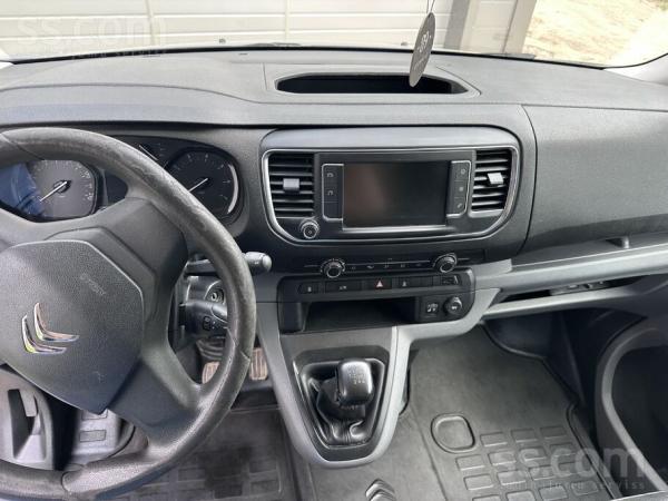 Zils Citroen Jumpy 2017 Ogre, ar dzinēja tilpumu 2.00 L un nobraukumu 200 tūkst. km par 7800 €, foto 2 vietnē AUTOMOTO.COM.LV