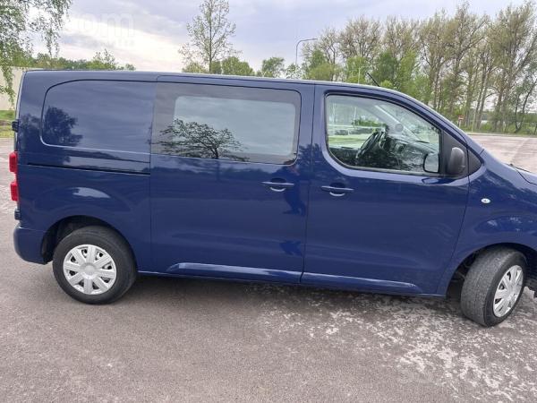 Zils Citroen Jumpy 2017 Ogre, ar dzinēja tilpumu 2.00 L un nobraukumu 200 tūkst. km par 7800 €, foto 4 vietnē AUTOMOTO.COM.LV