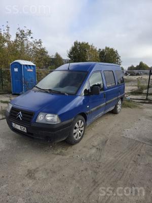 Ситроен Jumpy 2004 в Рига на AUTOMOTO.COM.LV Синий Ситроен Jumpy 2004 в Рига, объемом двигателя 2.00 л и пробегом 410 тыс. км за 600 €, фото 1 на AUTOMOTO.COM.LV
