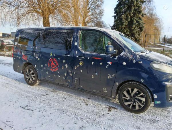 Zils Citroen Jumpy 2017 Marijampole, ar dzinēja tilpumu 2.00 L un nobraukumu 333 tūkst. km par 7500 €, foto 3 vietnē AUTOMOTO.COM.LV