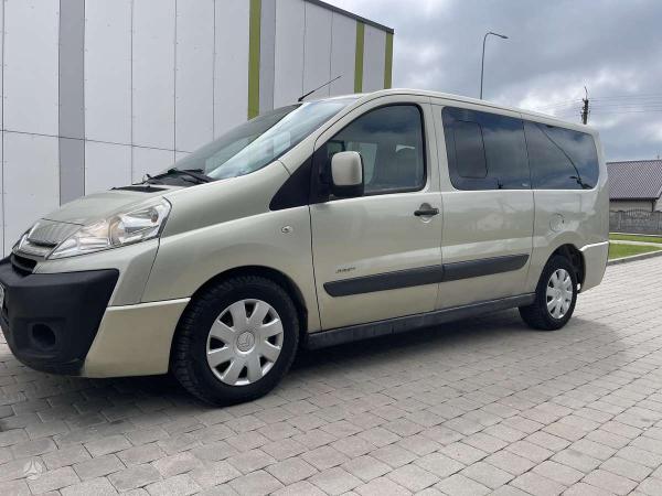 Brown Citroen Jumpy 2009 in Vilnius, with an engine capacity of 2.00 L and mileage of 350 thousand km for 3000 €, photo 4 on AUTOMOTO.COM.LV