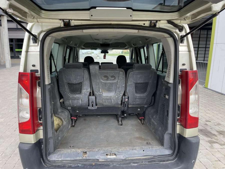 Brown Citroen Jumpy 2009 in Vilnius, with an engine capacity of 2.00 L and mileage of 350 thousand km for 3000 €, photo 12 on AUTOMOTO.COM.LV