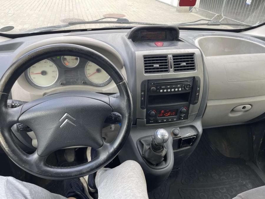 Brown Citroen Jumpy 2009 in Vilnius, with an engine capacity of 2.00 L and mileage of 350 thousand km for 3000 €, photo 19 on AUTOMOTO.COM.LV