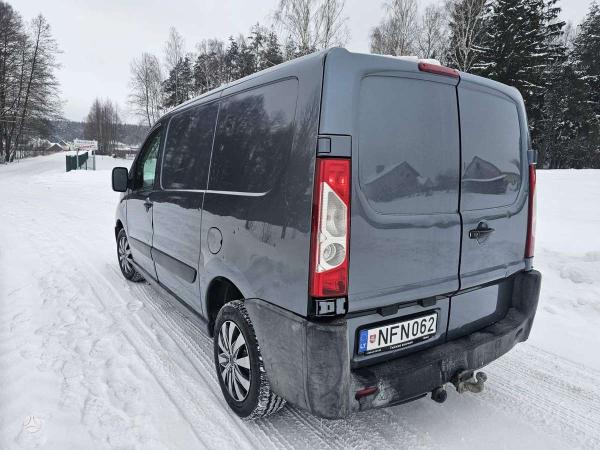 Pelēks Citroen Jumpy 2008 Viļņa, ar dzinēja tilpumu 2.00 L un nobraukumu 380 tūkst. km par 1700 €, foto 4 vietnē AUTOMOTO.COM.LV