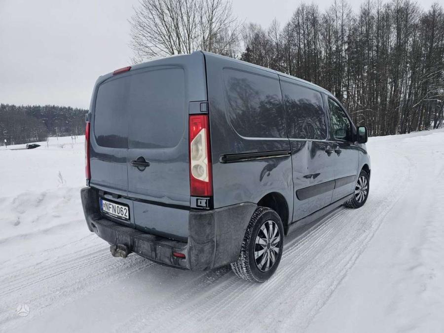 Grey Citroen Jumpy 2008 in Vilnius, with an engine capacity of 2.00 L and mileage of 380 thousand km for 1700 €, photo 5 on AUTOMOTO.COM.LV