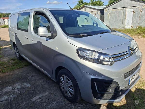 Grey Citroen Jumpy 2018 in Utena, with an engine capacity of 2.00 L and mileage of 77 thousand km for 11500 €, photo 1 on AUTOMOTO.COM.LV
