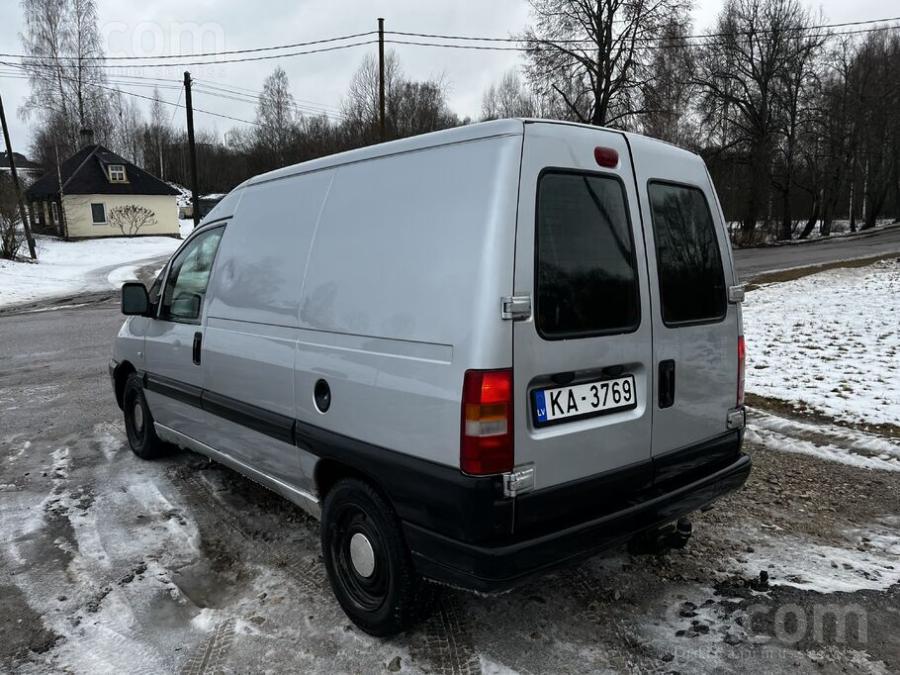 Серый Ситроен Jumpy 2004 в Валмиера, объемом двигателя 2.00 л и пробегом 260 тыс. км за 1650 €, фото 5 на AUTOMOTO.COM.LV