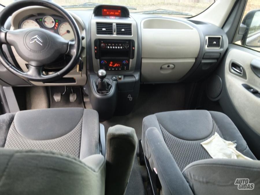 Pelēks Citroen Jumpy 2011 Šauļi, ar dzinēja tilpumu 2.00 L un nobraukumu 293 tūkst. km par 5750 €, foto 13 vietnē AUTOMOTO.COM.LV