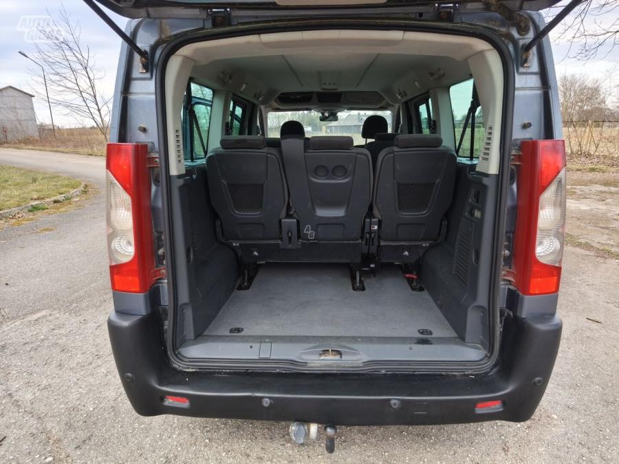 Pelēks Citroen Jumpy 2011 Šauļi, ar dzinēja tilpumu 2.00 L un nobraukumu 293 tūkst. km par 5750 €, foto 14 vietnē AUTOMOTO.COM.LV