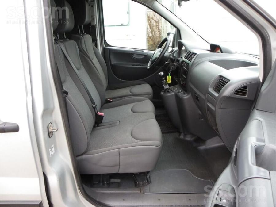 Pelēks Citroen Jumpy 2016 Valka, ar dzinēja tilpumu 2.00 L un nobraukumu 197 tūkst. km par 5700 €, foto 15 vietnē AUTOMOTO.COM.LV