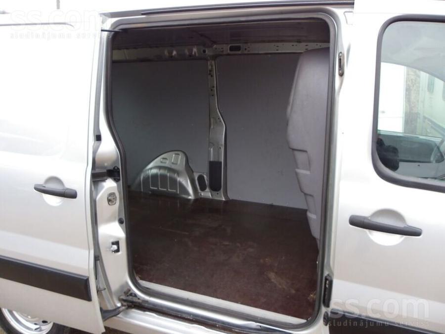 Pelēks Citroen Jumpy 2016 Valka, ar dzinēja tilpumu 2.00 L un nobraukumu 197 tūkst. km par 5700 €, foto 17 vietnē AUTOMOTO.COM.LV
