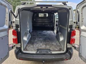 Grey Citroen Jumpy 2017 in Riga, with an engine capacity of 2.00 L and mileage of 0 thousand km for 10300 €, photo 9 on AUTOMOTO.COM.LV
