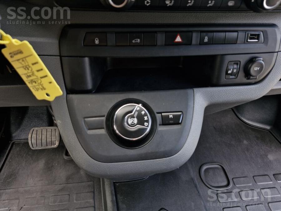 Grey Citroen Jumpy 2017 in Riga, with an engine capacity of 2.00 L and mileage of 0 thousand km for 10300 €, photo 15 on AUTOMOTO.COM.LV
