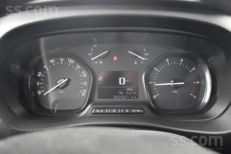 Grey Citroen Jumpy 2018 in Kuldiga, with an engine capacity of 2.00 L and mileage of 0 thousand km for 10990 €, photo 14 on AUTOMOTO.COM.LV