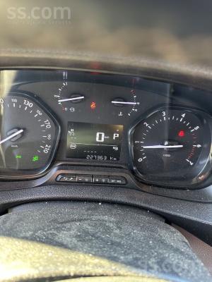 Pelēks Citroen Jumpy 2020 Valmiera, ar dzinēja tilpumu 2.00 L un nobraukumu 227 tūkst. km par 15999 €, foto 9 vietnē AUTOMOTO.COM.LV