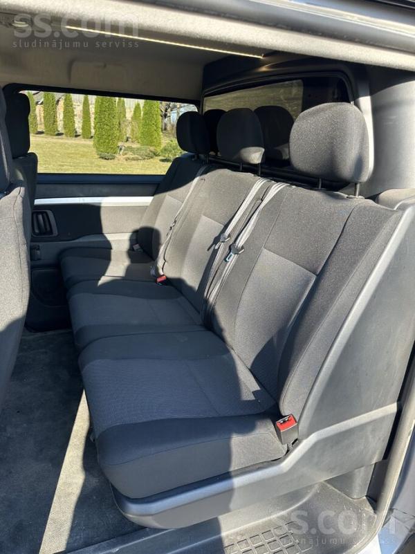 Pelēks Citroen Jumpy 2020 Valmiera, ar dzinēja tilpumu 2.00 L un nobraukumu 227 tūkst. km par 15999 €, foto 10 vietnē AUTOMOTO.COM.LV