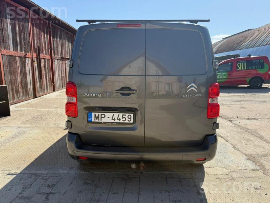 Grey Citroen Jumpy 2020 in Jelgava, with an engine capacity of 2.00 L and mileage of 190 thousand km for 9900 €, photo 10 on AUTOMOTO.COM.LV