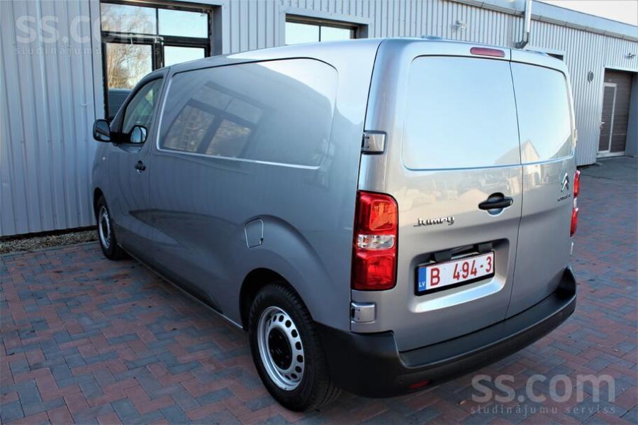 Grey Citroen Jumpy 2022 in Riga, with an engine capacity of 1.50 L and mileage of 0 thousand km for 22900 €, photo 4 on AUTOMOTO.COM.LV