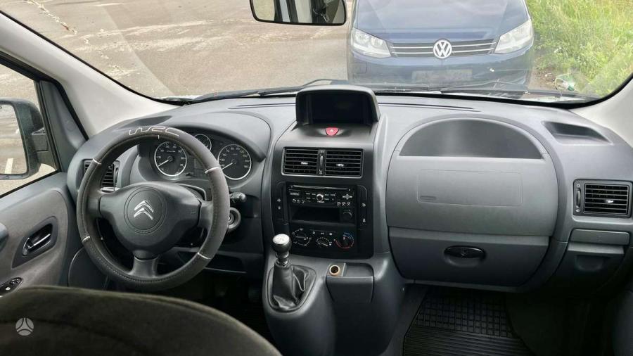 Pelēks Citroen Jumpy 2014 Telšiai, ar dzinēja tilpumu 2.00 L un nobraukumu 259 tūkst. km par 5500 €, foto 15 vietnē AUTOMOTO.COM.LV