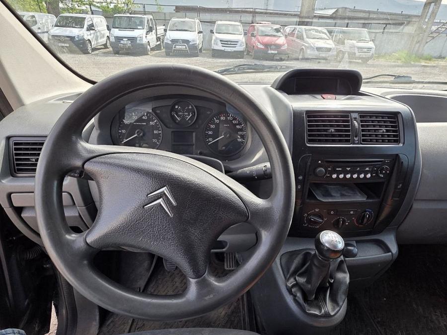 Grey Citroen Jumpy 2007 in Tallinn, with an engine capacity of 2.00 L and mileage of 582 thousand km for 699 €, photo 13 on AUTOMOTO.COM.LV