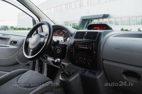 Pelēks Citroen Jumpy 2008 Tallina, ar dzinēja tilpumu 2.00 L un nobraukumu 0 tūkst. km par 2990 €, foto 10 vietnē AUTOMOTO.COM.LV