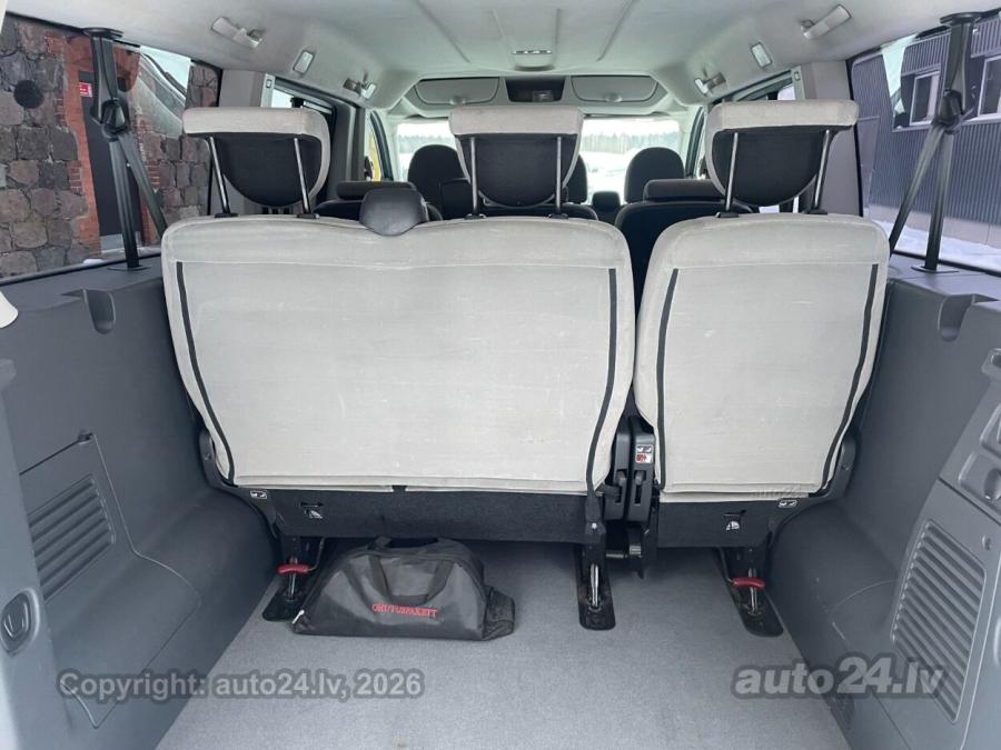 Pelēks Citroen Jumpy 2011 Tallina, ar dzinēja tilpumu 2.00 L un nobraukumu 247 tūkst. km par 6000 €, foto 9 vietnē AUTOMOTO.COM.LV
